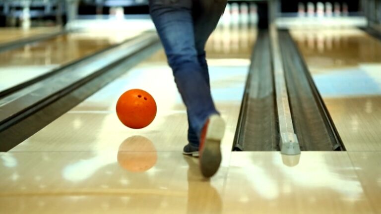 How Much Does Bowling Cost Per Person, Per Game, or Per Hour? - Utah ...